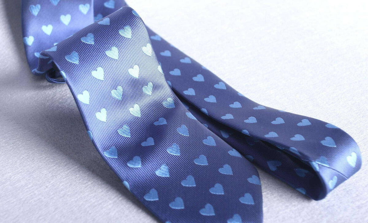 How to clean a tie » Remove Any Stains